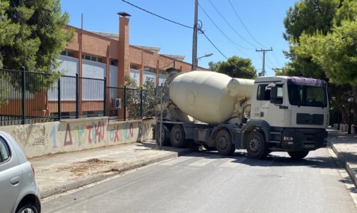 Οι οικοδομικές εργασίες σταμάτησαν για τους άλλους - Mesogianews