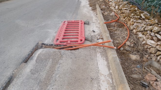 Αλαλούμ με τα έργα οπτικών ινών στο Κορωπί - Mesogianews