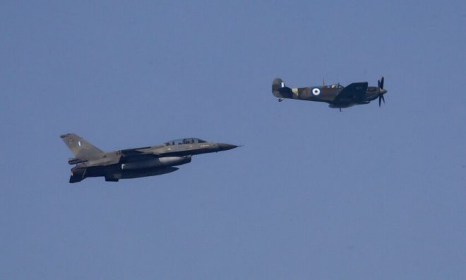 Την Κυριακή στον Φλοίσβο η εντυπωσιακή επίδειξη της Πολεμικής ...