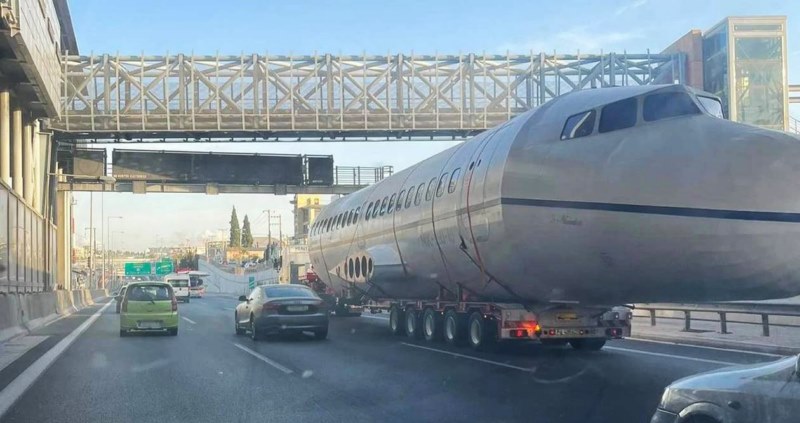 Αεροπλάνο προκάλεσε μποτιλιάρισμα στην Αττική Οδό - Mesogianews